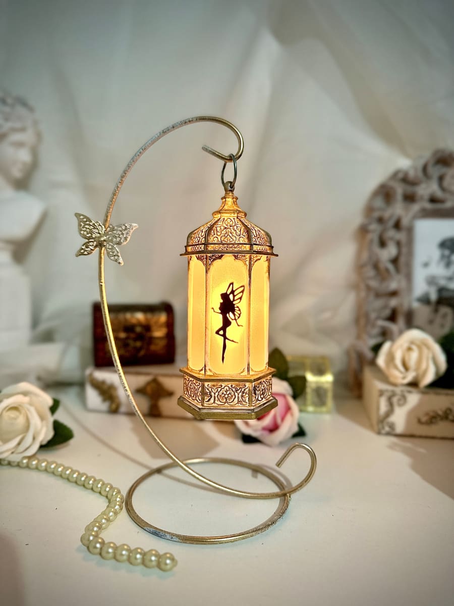 Pedestal y farol vintage blanco y dorado | Creadoras SPA