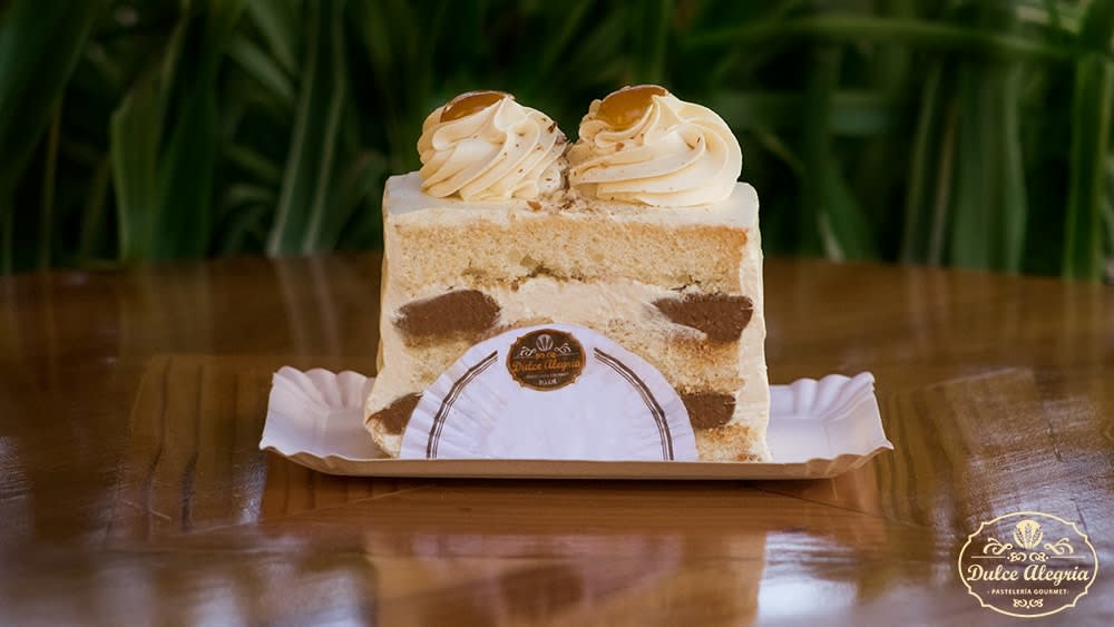 Pastel Lúcuma Manjar | Pastelería Dulce Alegría