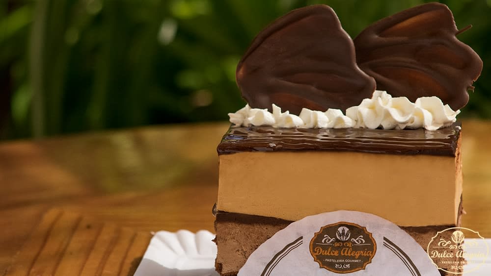 Pastel Mousse Chocolate y Manjar Artesanal | Pastelería Dulce Alegría