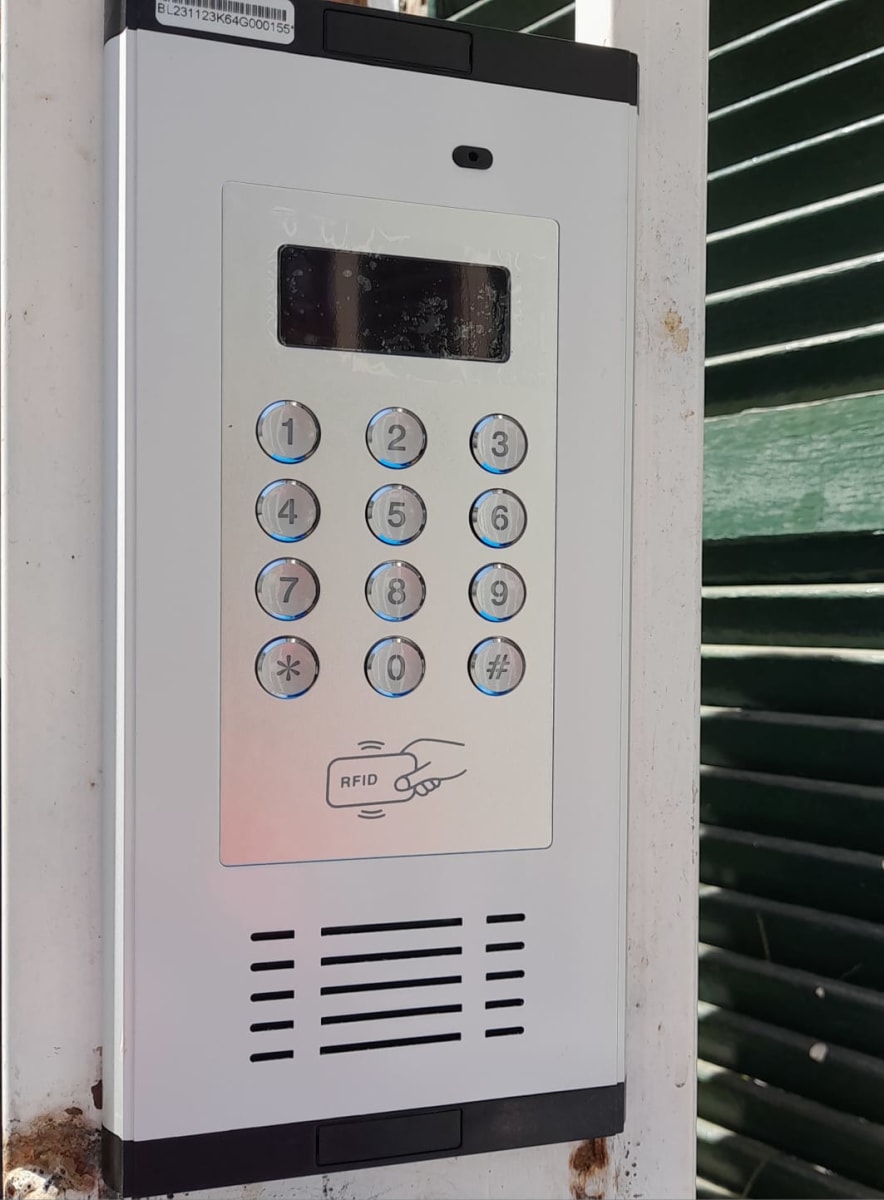 Citófonía GSM 4G para comunidades. 200 usuarios GSM y .2000 tarjetas de ...