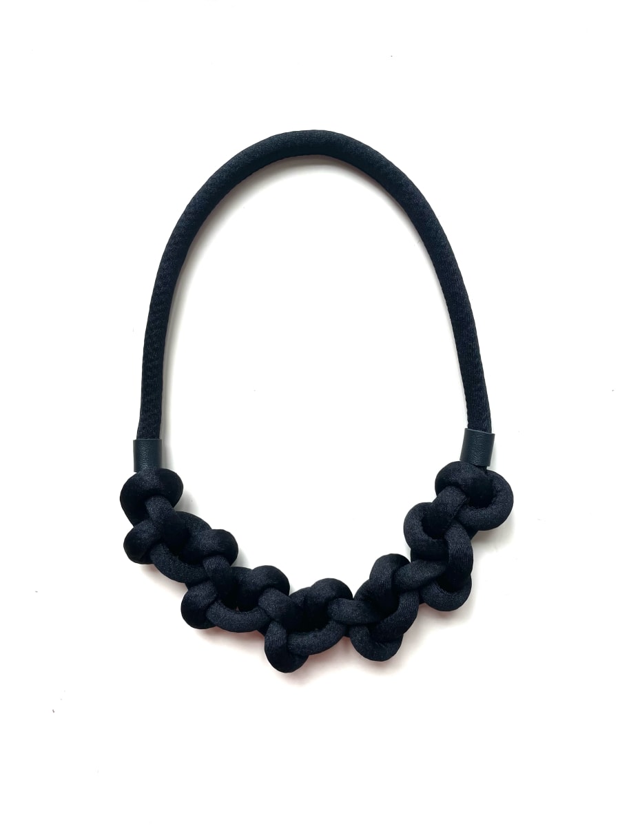 Collar FA! LOOP Negro | DECATALOGO