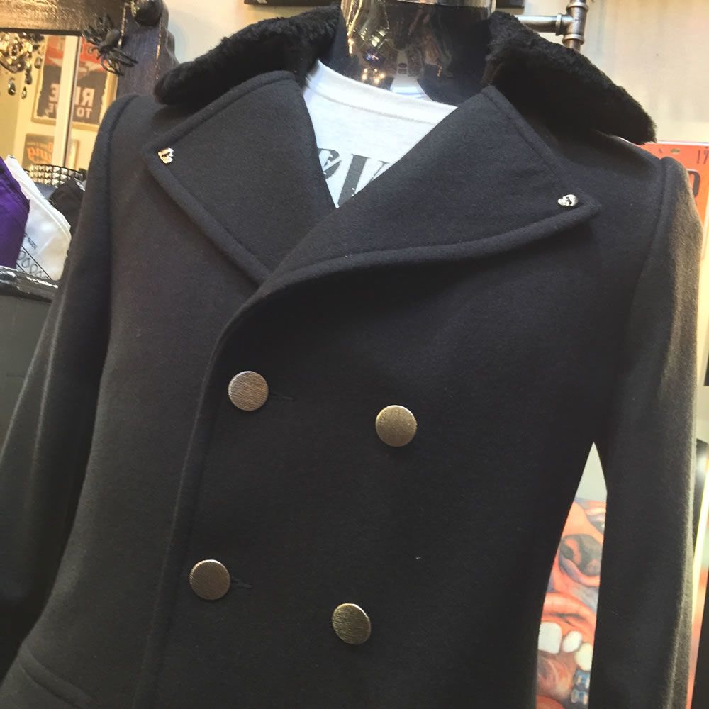 Abrigo Ruso Negro | Pulguera: Sastrería Rockera®