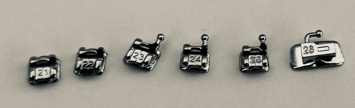 Caso Bracket Roth Metálico Autoligado | Strongtek