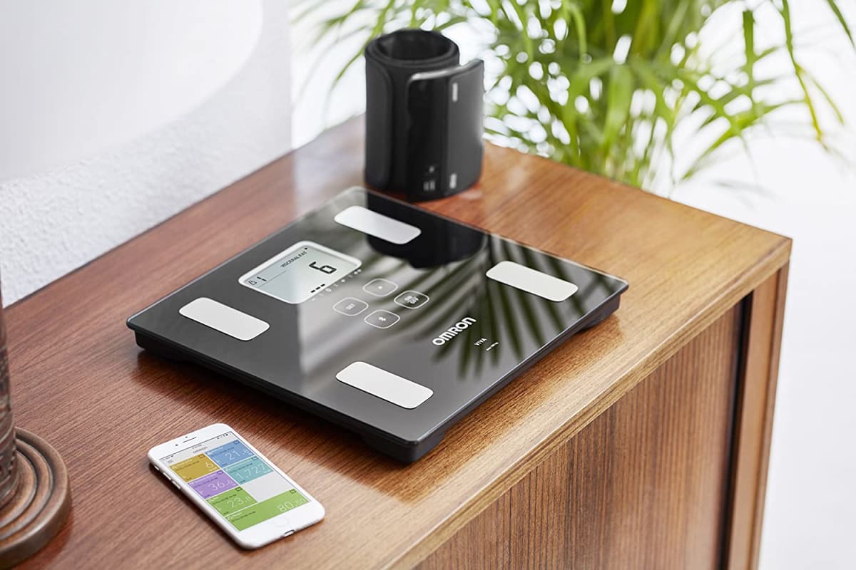BALANZA DE CONTROL CORPORAL OMRON HBF222BT - TECNOLOGÍA DE PUNTA ...
