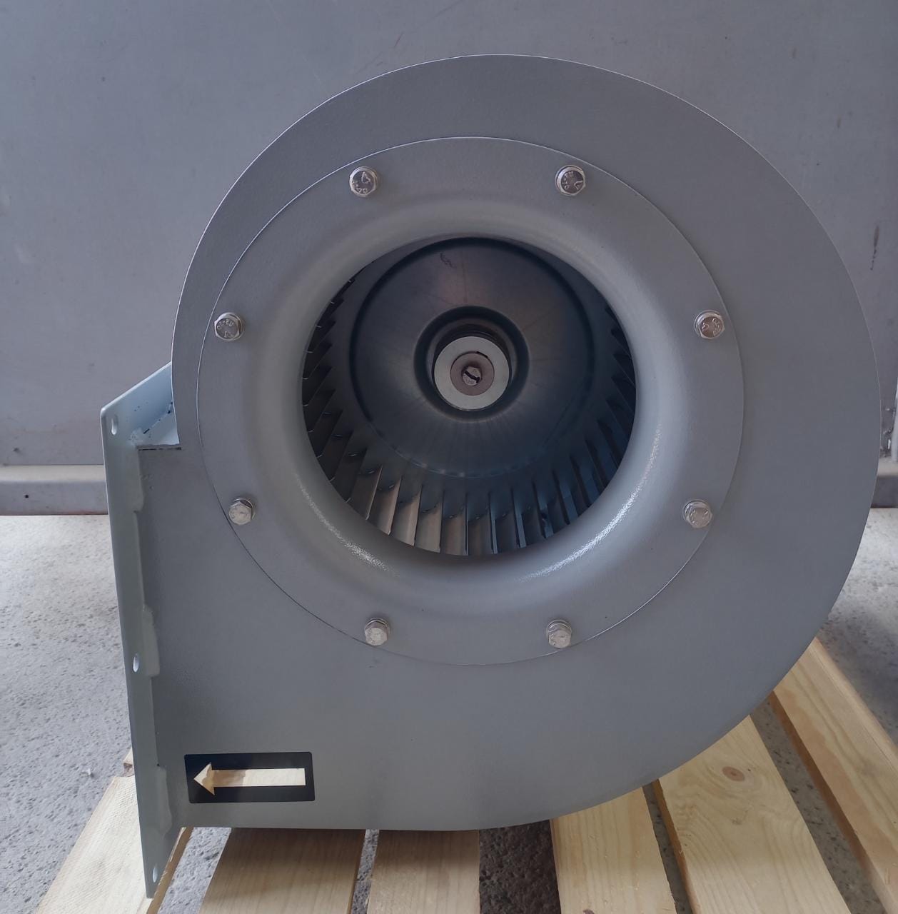 EXTRACTOR CENTRÍFUGO CMT/4-250/100 1,1KW | Extractores de aire