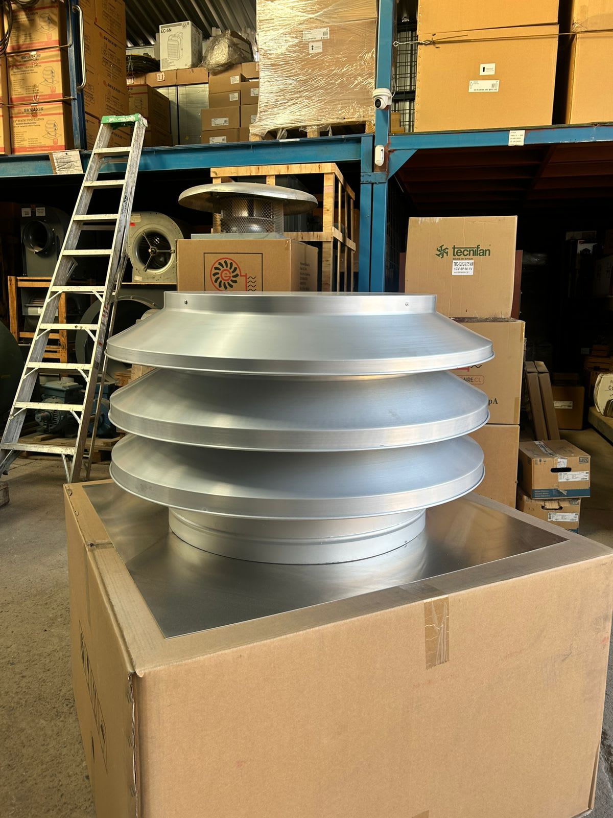 EXTRACTOR ESTÁTICO INDUSTRIAL 28'' - 700 MM ALUMINIO | Extractores de aire