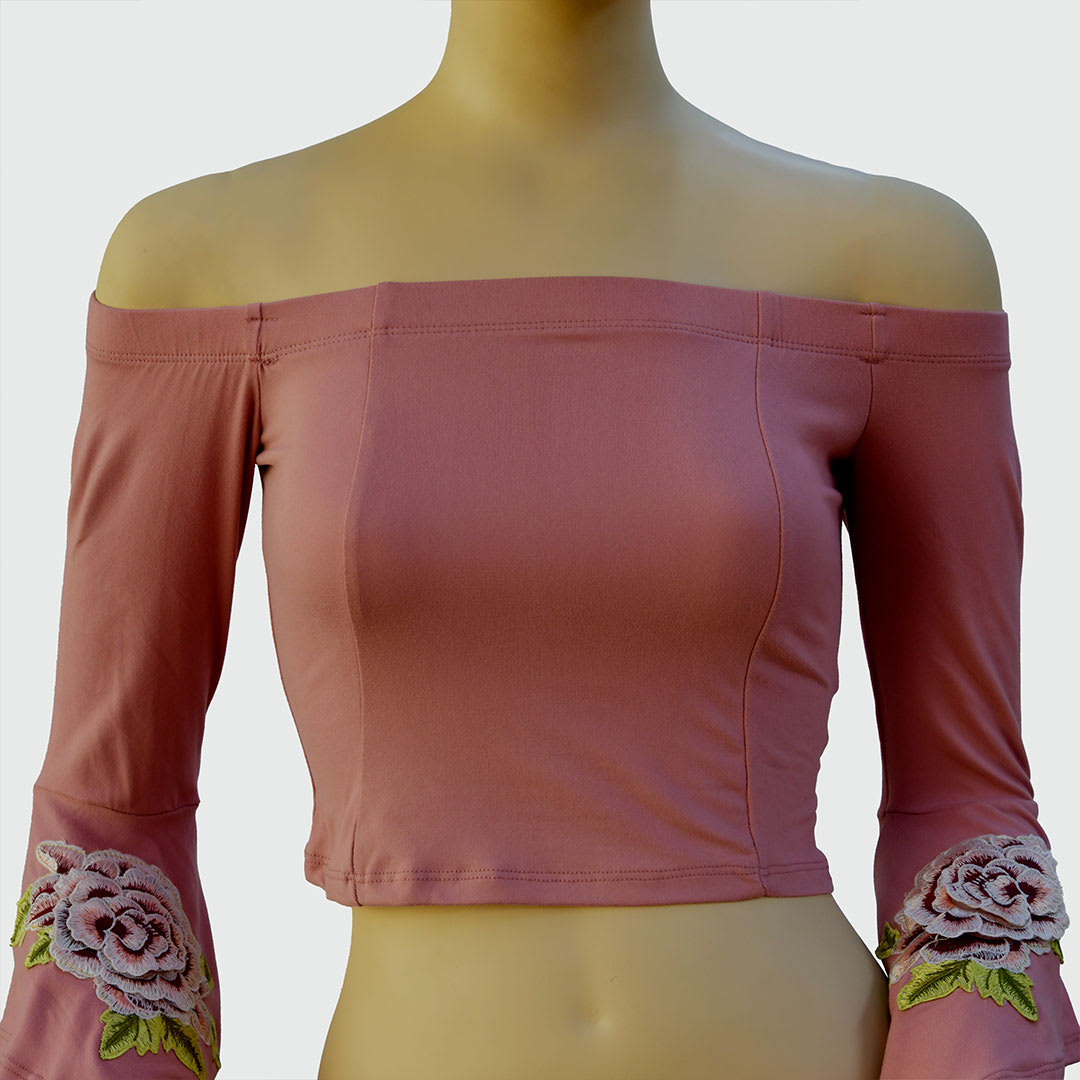 CROP RUMBERA MANGA CAMPANA 3/4 BORDADO PALO ROSA - IRIS | Suma Isi