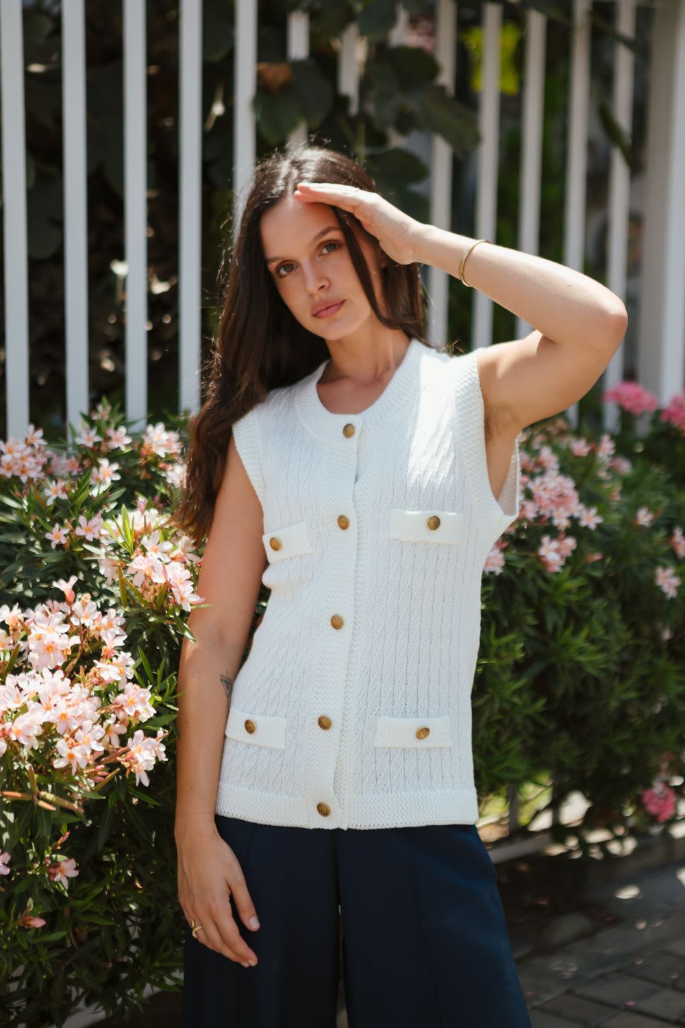 Chaleco punto botones perla | Moshtienda