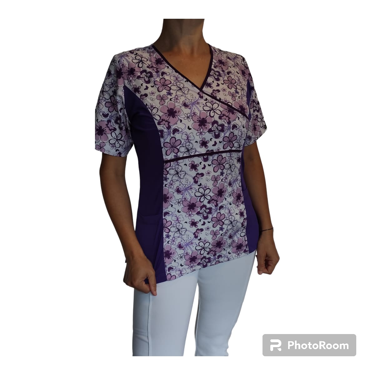 Uniforme Clinico Delantal Petunia Spx Morado Flores Antifluido | MUMMA ...