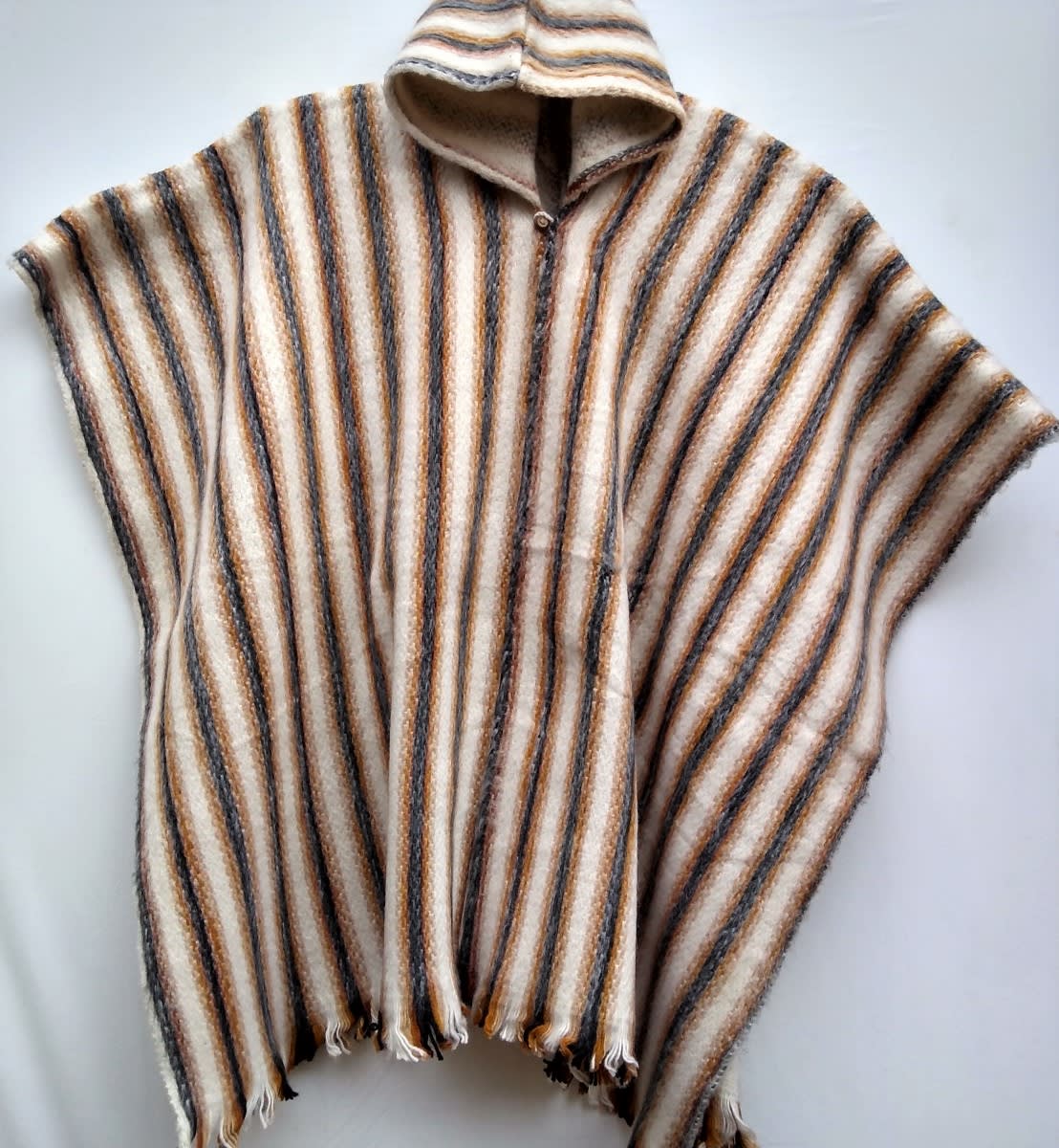 Poncho blanco con rayas capucha | Inkatej | Tejidos artesanales ...