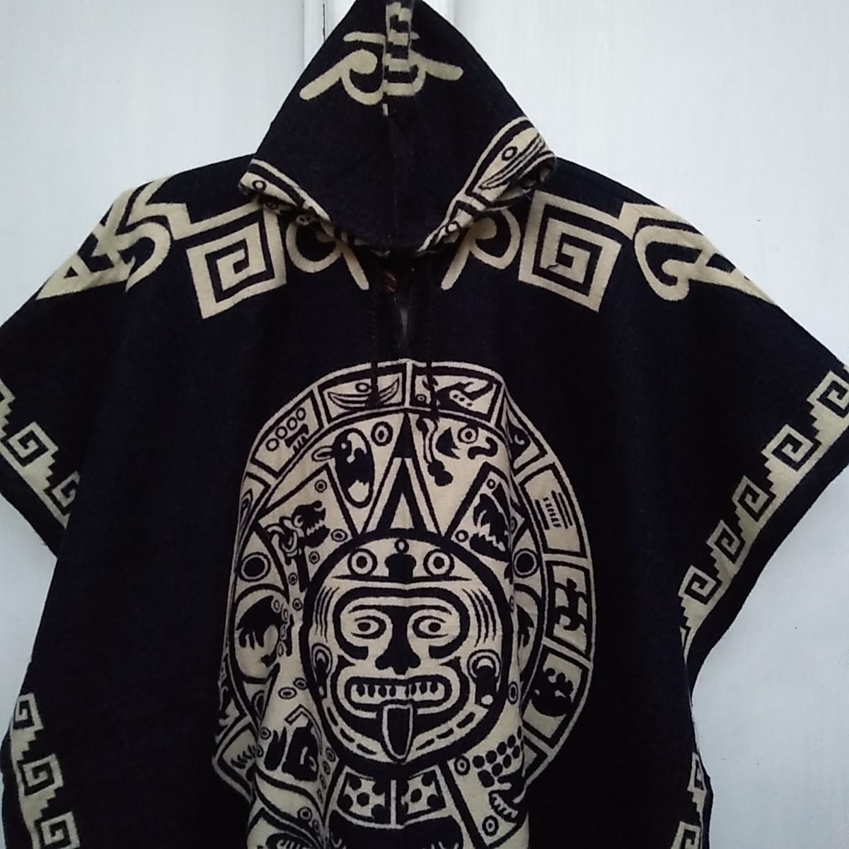 PONCHO CALENDARIO MAYA | Inkatej | Tejidos artesanales. Ponchos ...