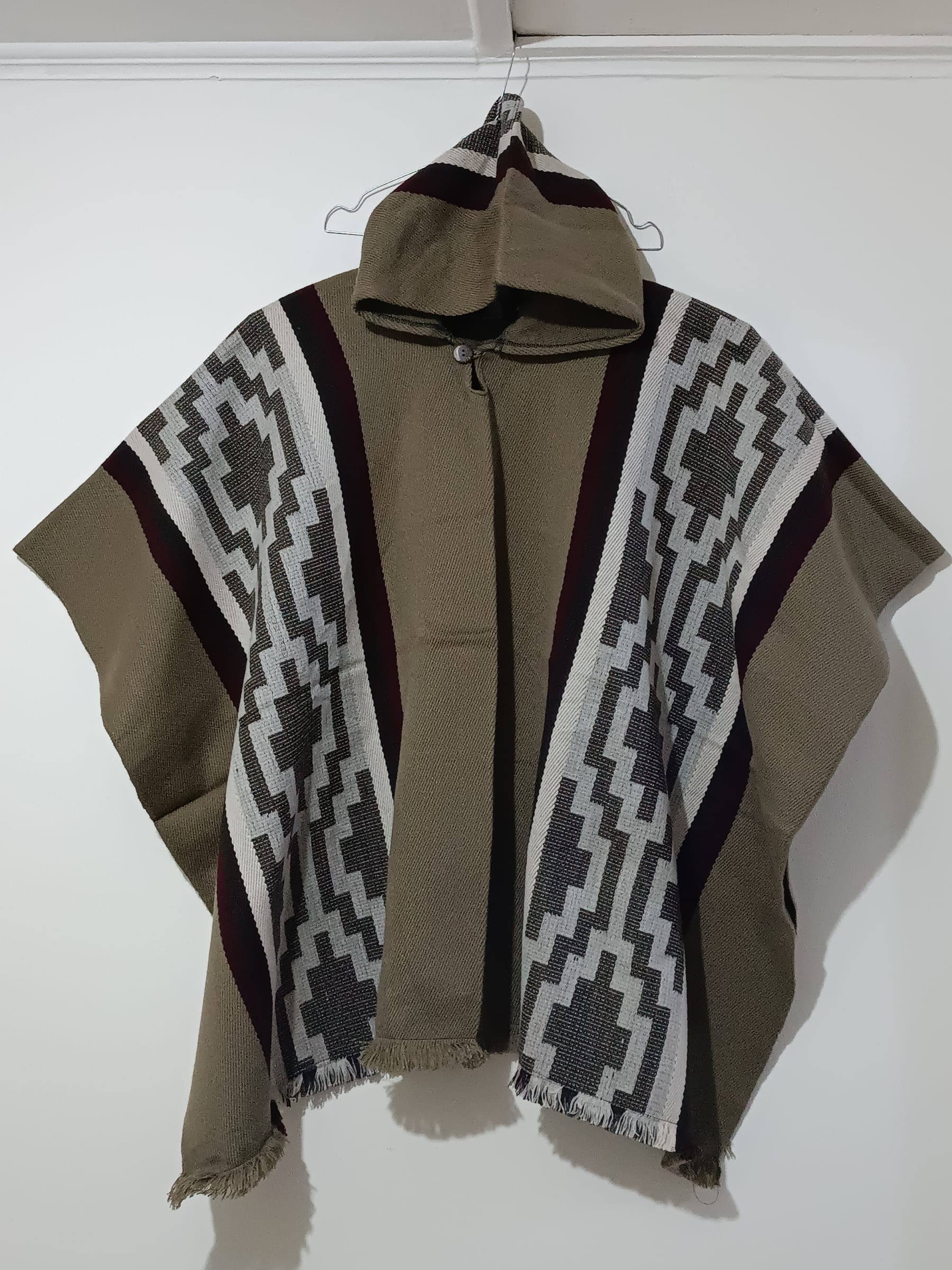 PONCHO MAPUCHE BEIGE | Inkatej | Tejidos artesanales. Ponchos, chalecos ...