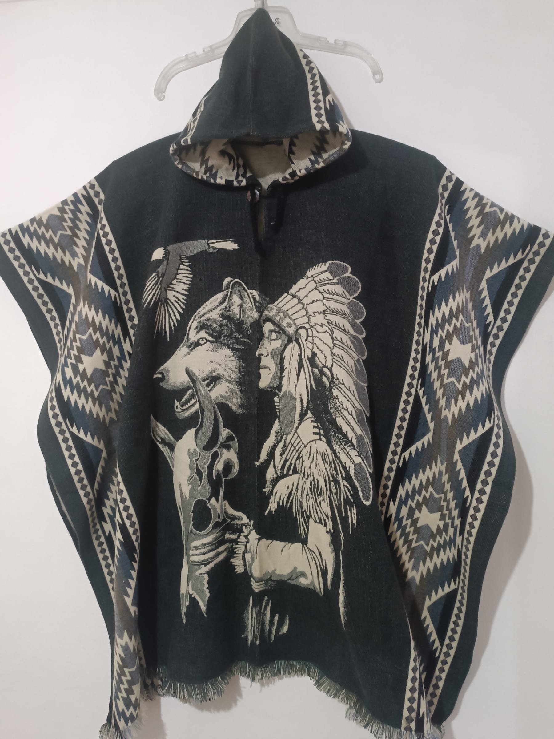 PONCHO INDIO Y SU LOBO | Inkatej | Tejidos artesanales. Ponchos ...