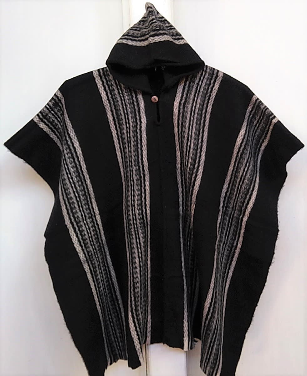 Poncho negro con rayas | Inkatej | Tejidos artesanales. Ponchos ...