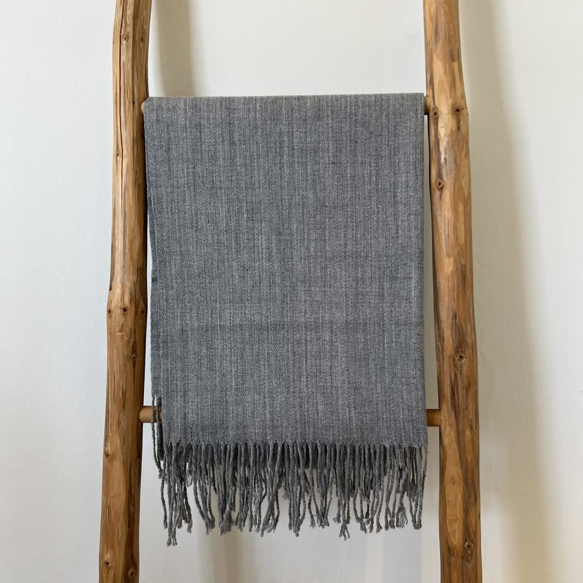 Manta Gris | Claudia Riva