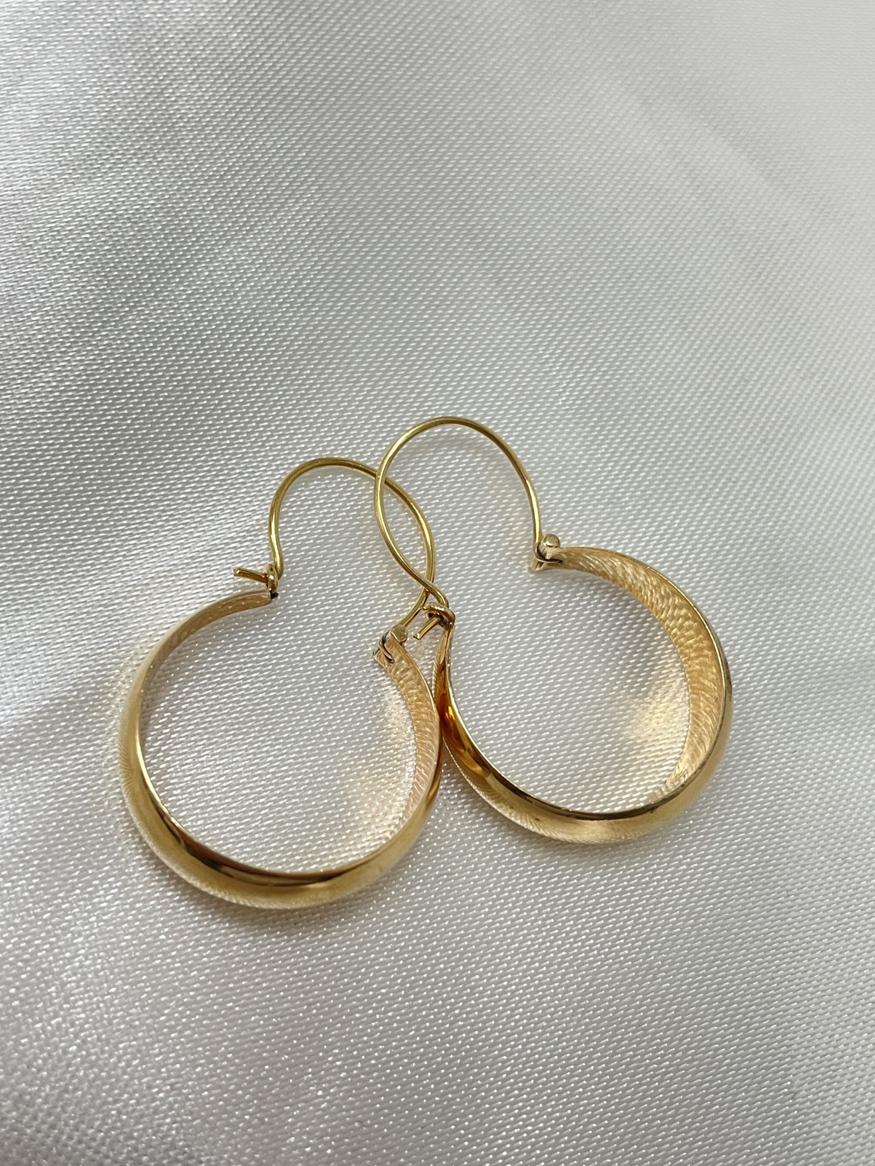 Aros Oro 18k modelo bote mediano | joyasilusion