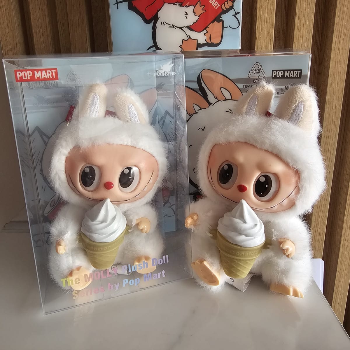 Dupe Labubu con Helado Serie Have a Seat Réplica | Detalles Valentina