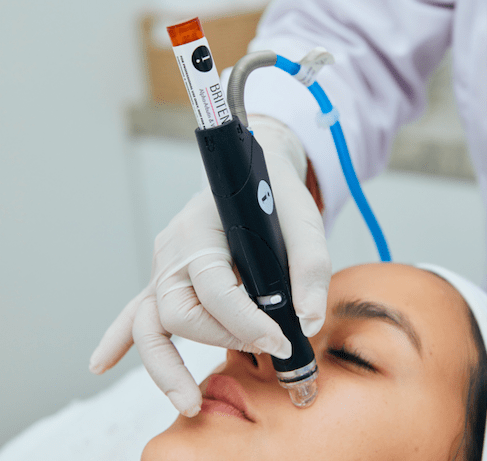 PACK HYDRAFACIAL MD BOOST BRITENOL & MASAJE RELAJANTE 60 MIN | Almé