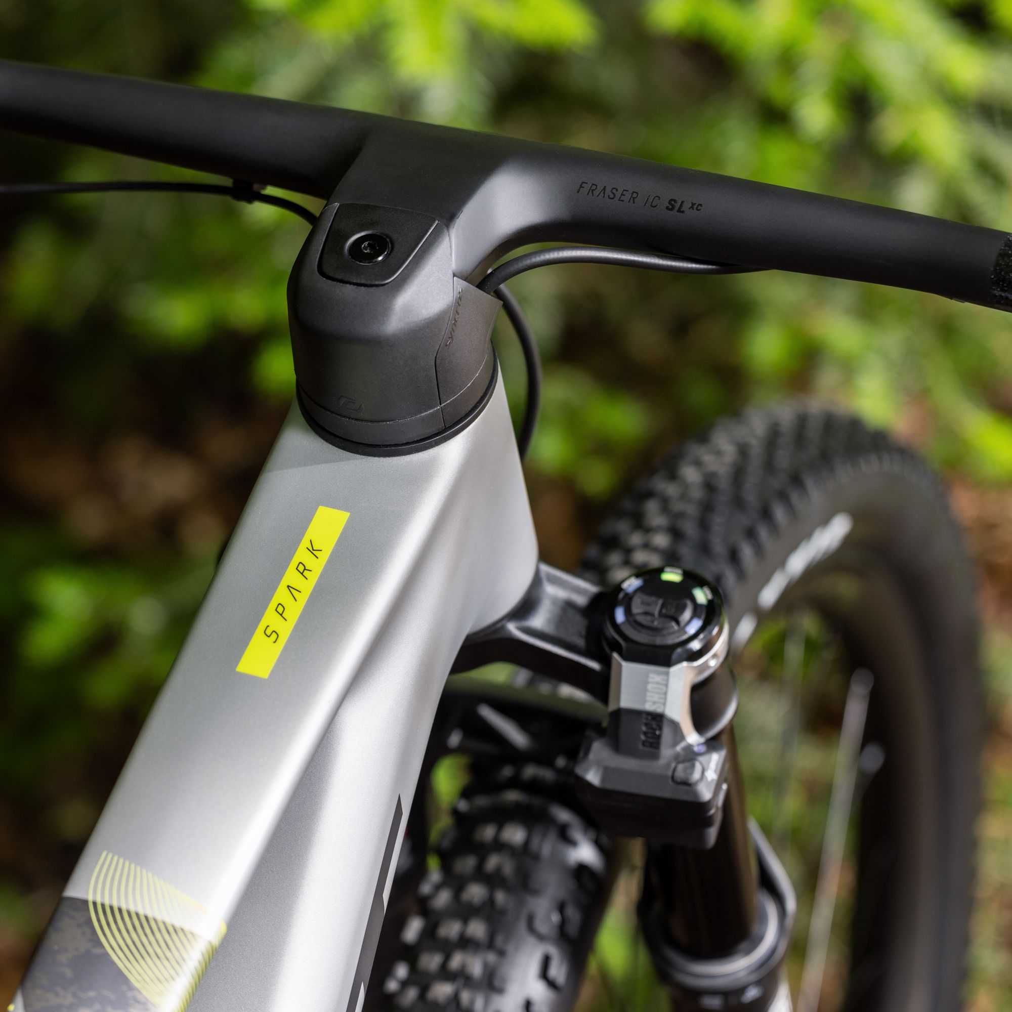 Review Scott Spark RC 2025 con Flight Attendant | Bike Tribe