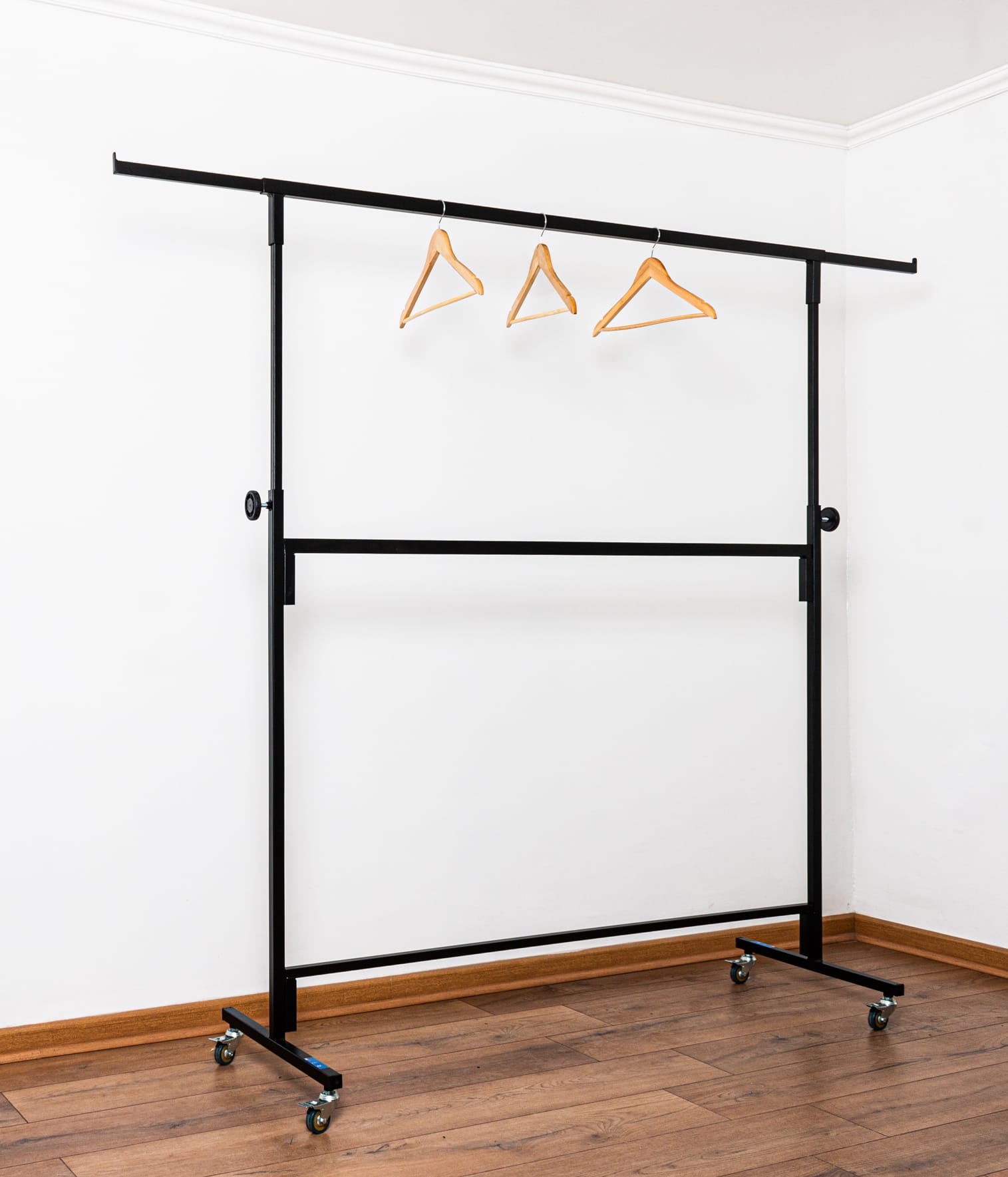 PERCHERO DESMONTABLE DOBLE BARRA EXTENSIBLE NEGRO | Percheros Cromados
