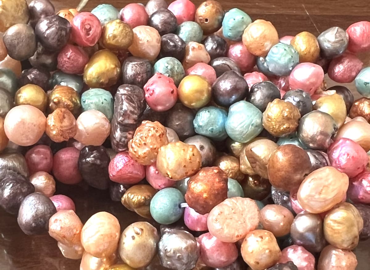 Perla Natural Potato Mix Colores 5-6cms (Tira) | Mundo del Joyero