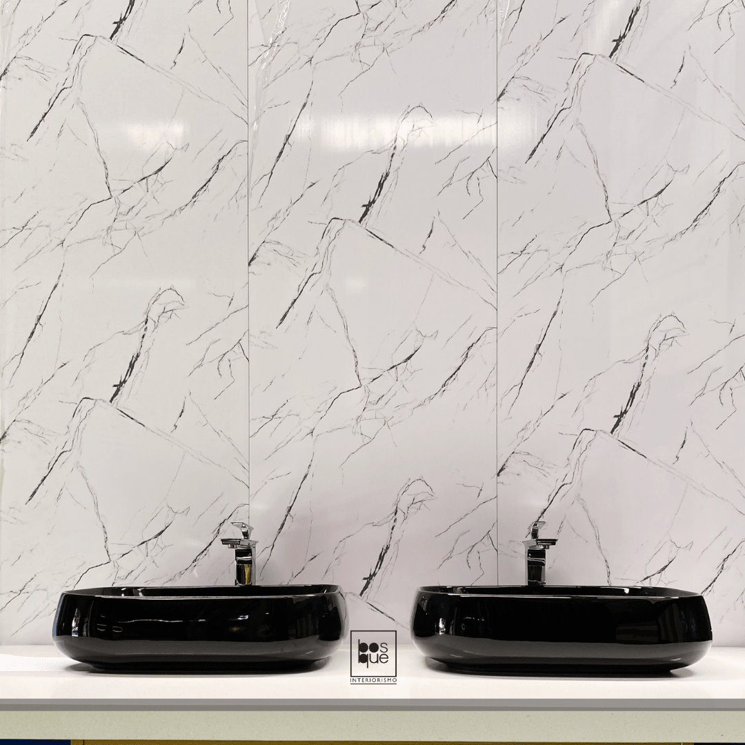 PANEL PVC TIPO MARMOL BLANCO VETAS NEGRAS | Bosque Interiorismo