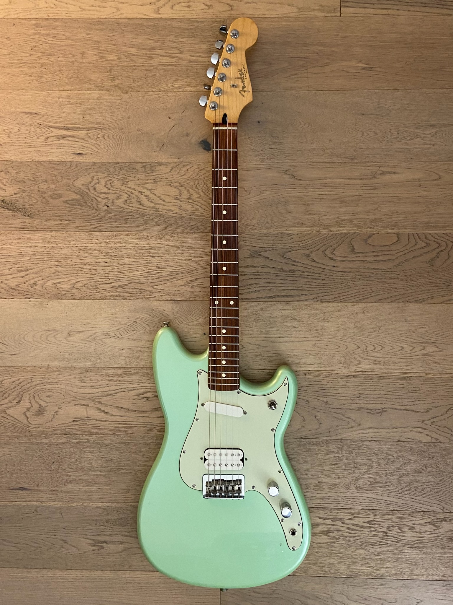 Fender Duo-Sonic Player HS MIM (SKU:2066) | Instrumentos Chile