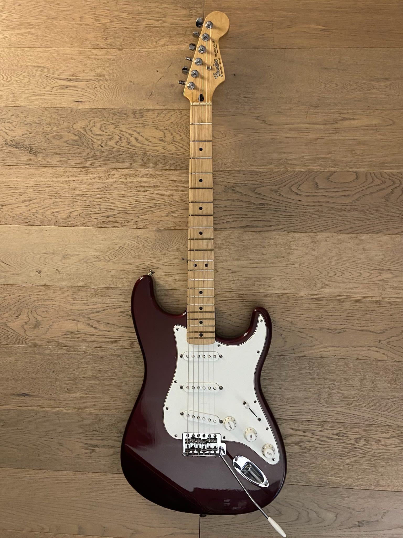 Fender Stratocaster SSS Standard MIM (SKU:2144) | Instrumentos Chile