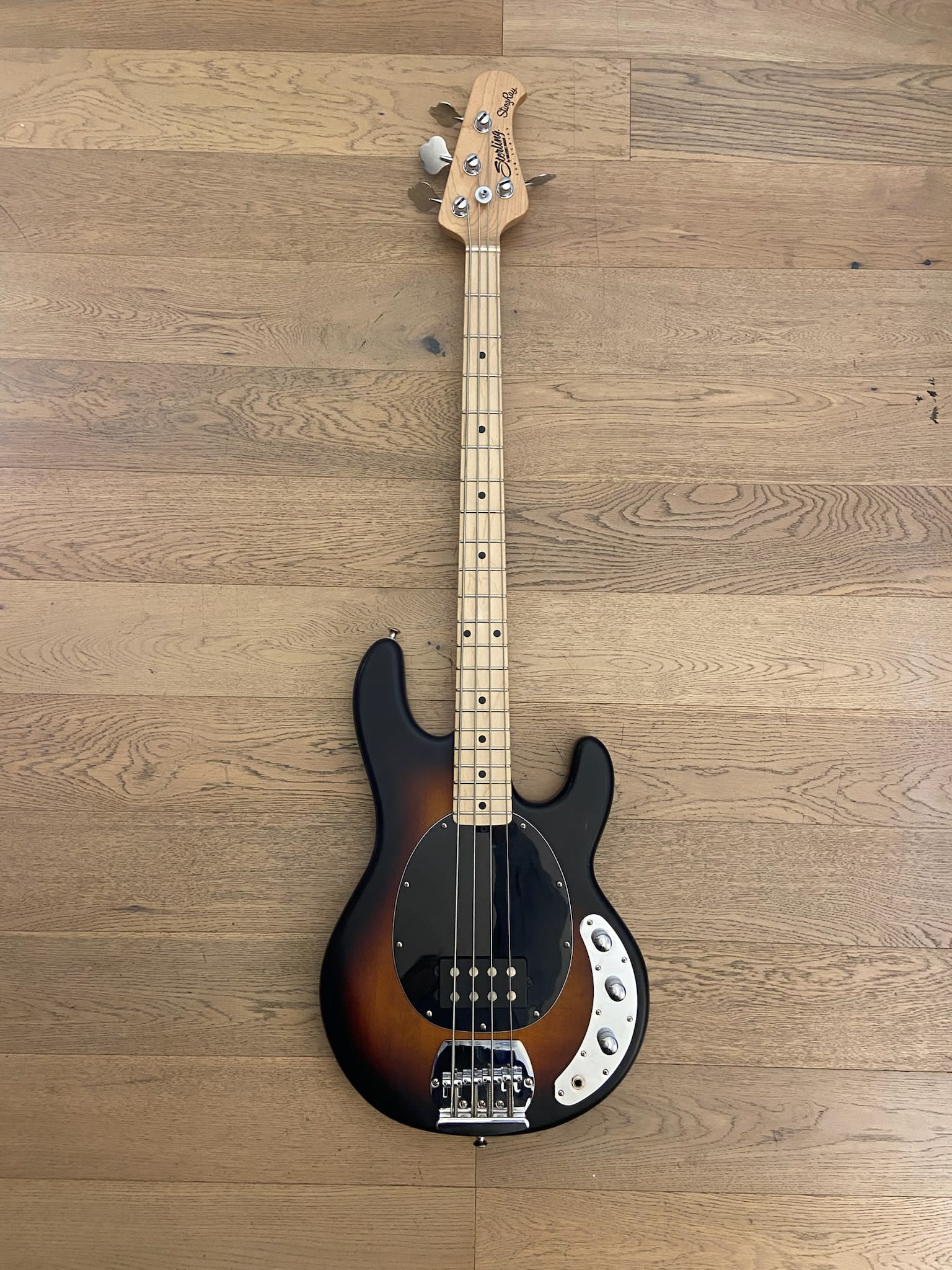 Bajo Electrico Sterling by Music Man StingRay 4 (SKU:2471) | Instrumentos Chile