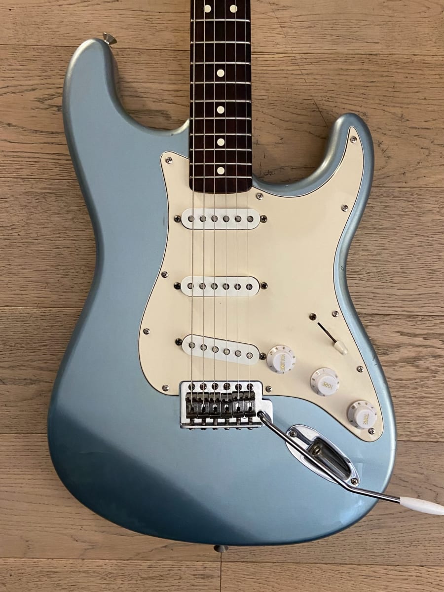 Fender Stratocaster SSS Standard MIM (SKU:2121) | Instrumentos Chile