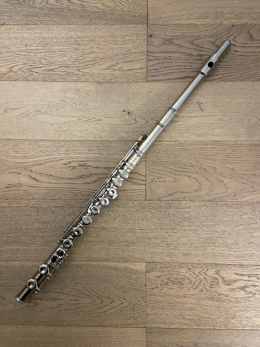 Flauta Traversa Plato cerrado Selmer Bundy (SKU:1886) | Instrumentos Chile