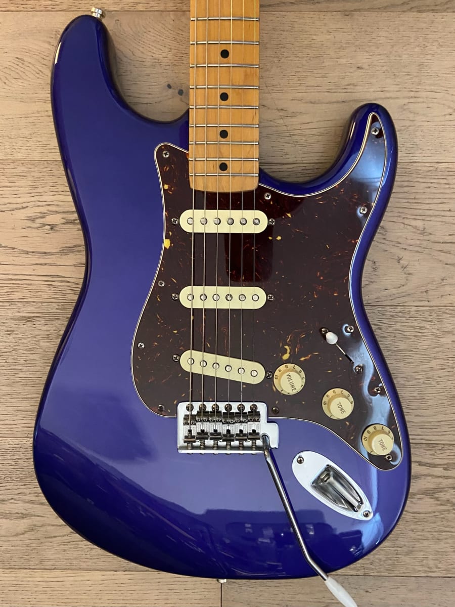 Fender Stratocaster SSS Standard MIM (SKU:2184) | Instrumentos Chile