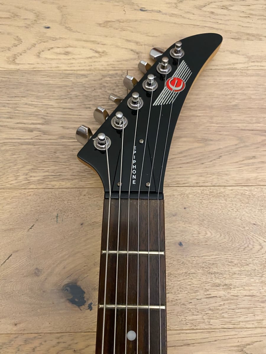 Guitarra eléctrica Epiphone Slasher (SKU:1570) | Instrumentos Chile