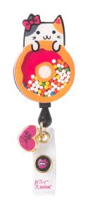 Retractable Badges Donuts Kitty | Dra Marian - Scrubs y Uniformes Médicos