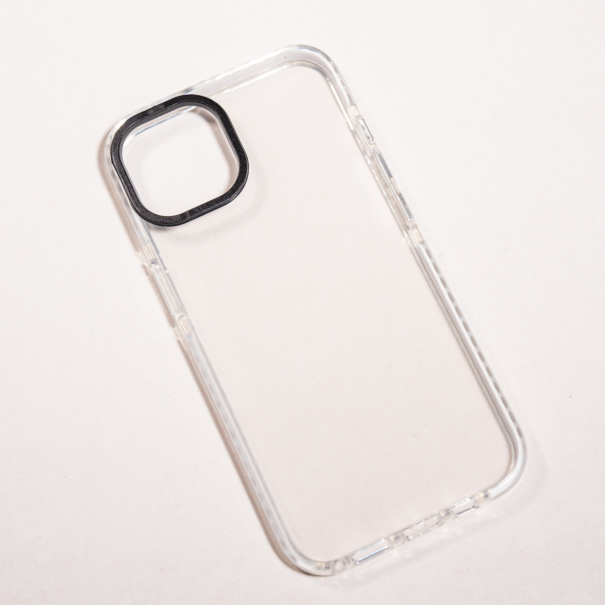 TIPO TECH 21 TRANSPARENTE BORDE BLANCO IPHONE 12/12 PRO | OnlyiPhone Temuco