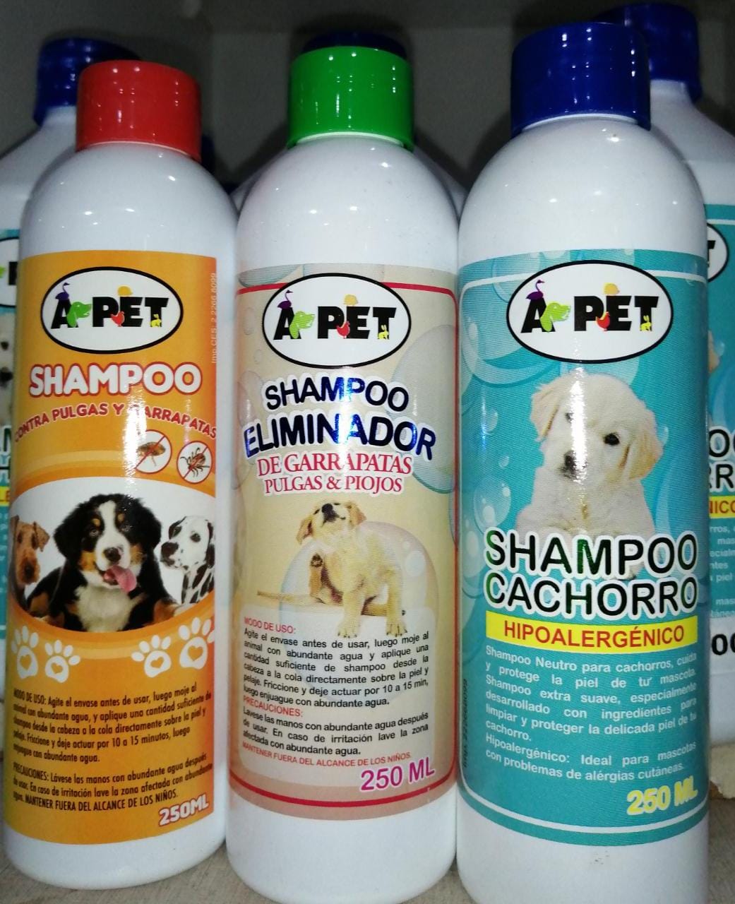 Shampoo Apet Pulgas y Garrapatas | Club de Super Mascotas