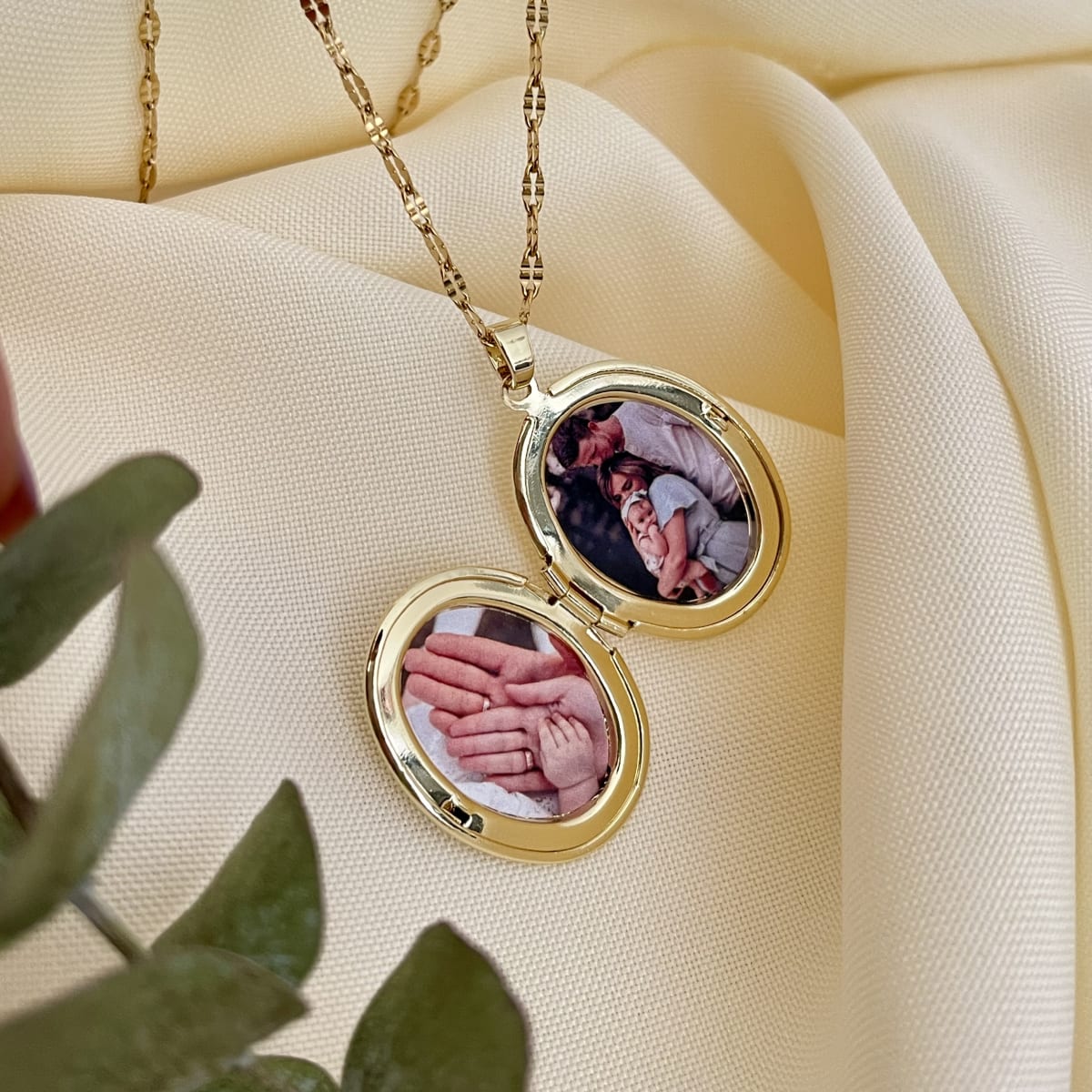 Collar con relicario ovalado dos fotos personalizado dorado / unidad ...