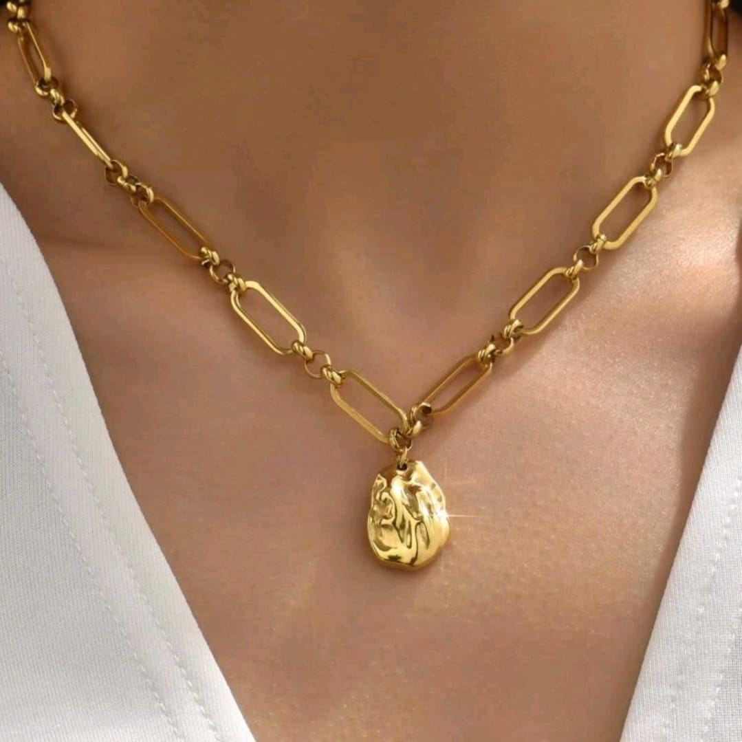 Collar de acero cadena eslabones grandes y colgante con textura ...