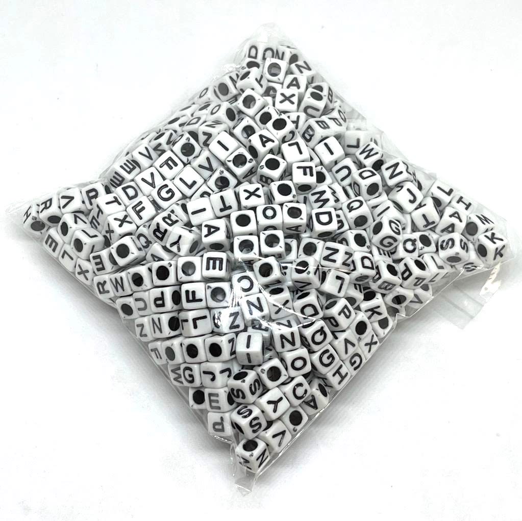 Letras plásticas cubo abecedario surtido / 100 grs | Matinée Accesorios