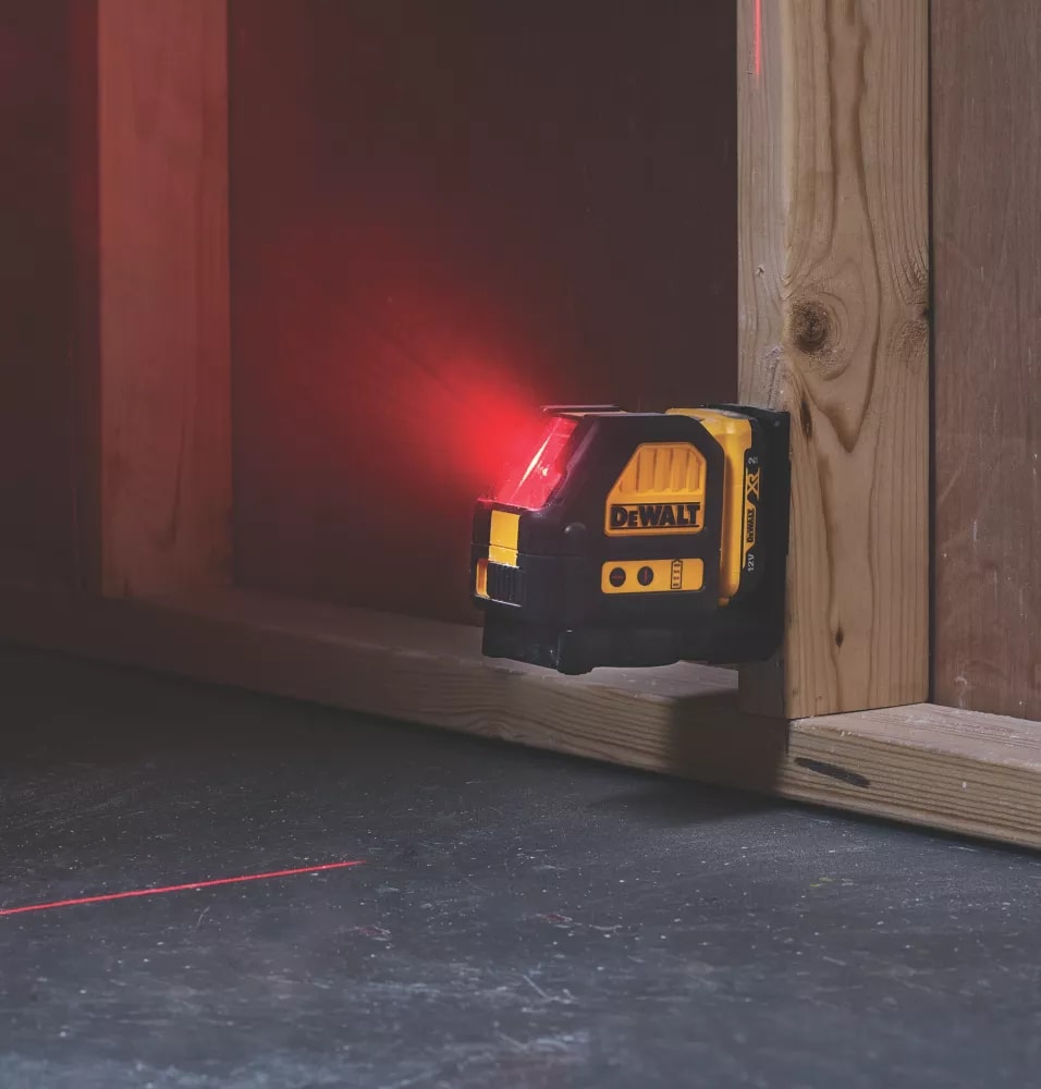 NIVEL LASER DEWALT DCE088D1R LINEAS CRUZADAS 12V 15 METROS | iTools Store