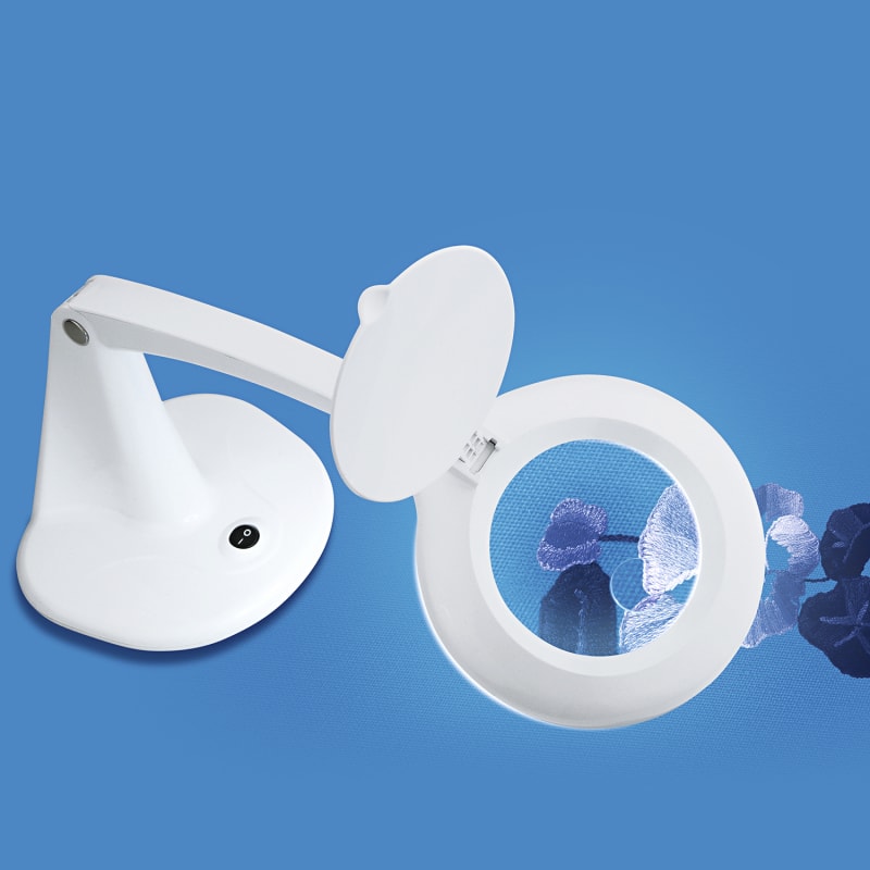 Lupa con Lámpara LED de mesa | Martín Bordador