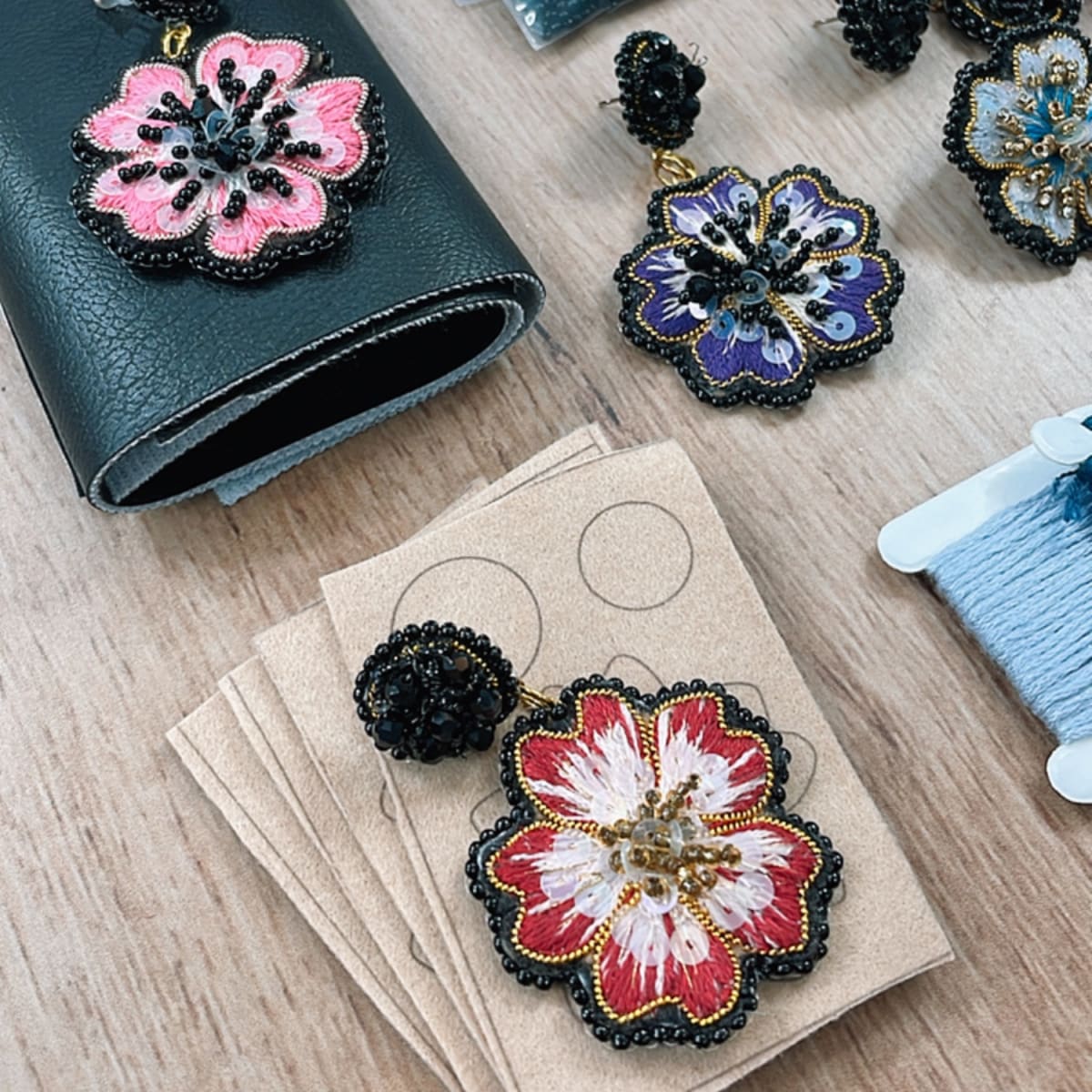 Kit Pedreria Aritos Flor | Martín Bordador | Kits y Lienzos para bordar