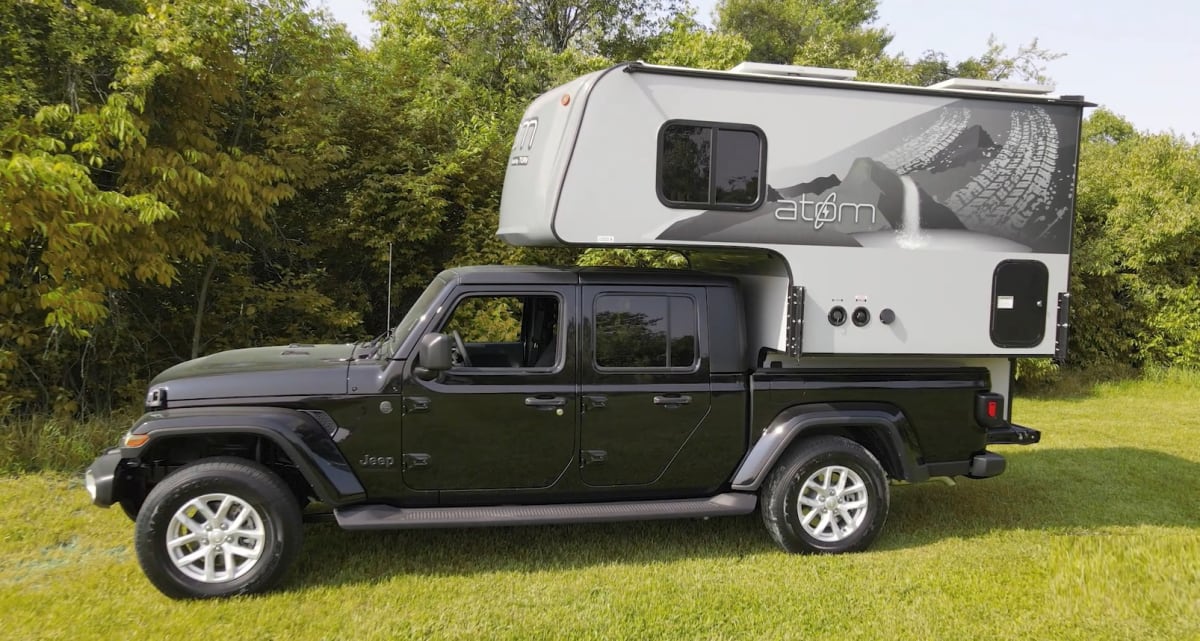 A PEDIDO - TRUCK CAMPER ATOM 600A TRAVEL LITE - HILUX/RANGER/ETC | RUKATRIP