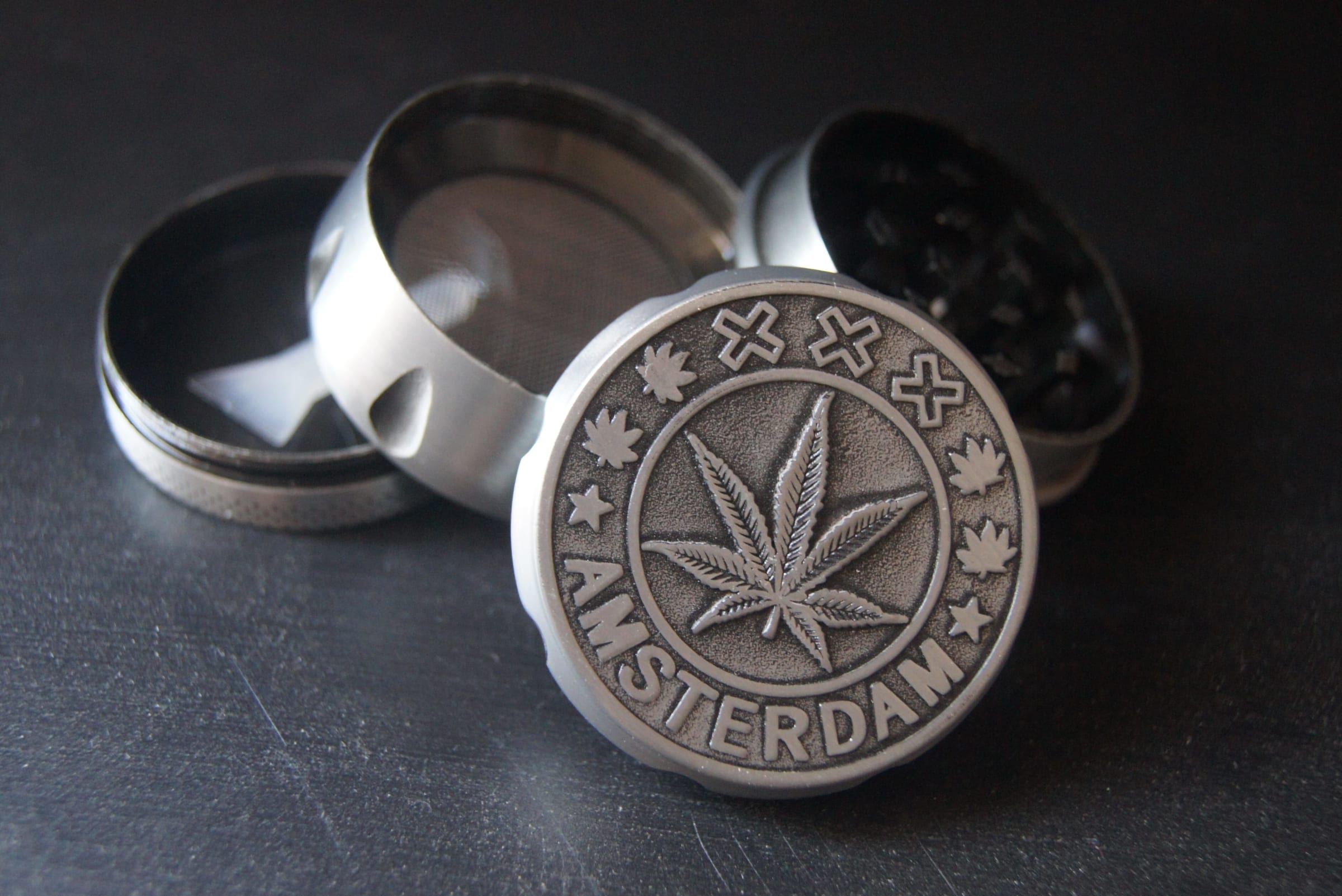 Moledor metálico Amsterdam estriada - 4 piezas - diámetro 40 mm ...